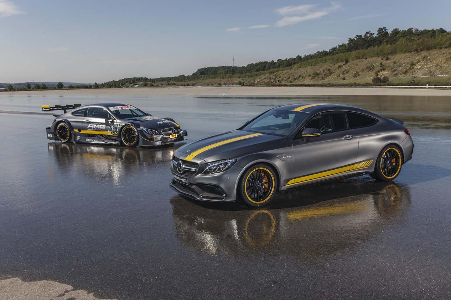 Mercedes - C63 AMG DTM Revelado!