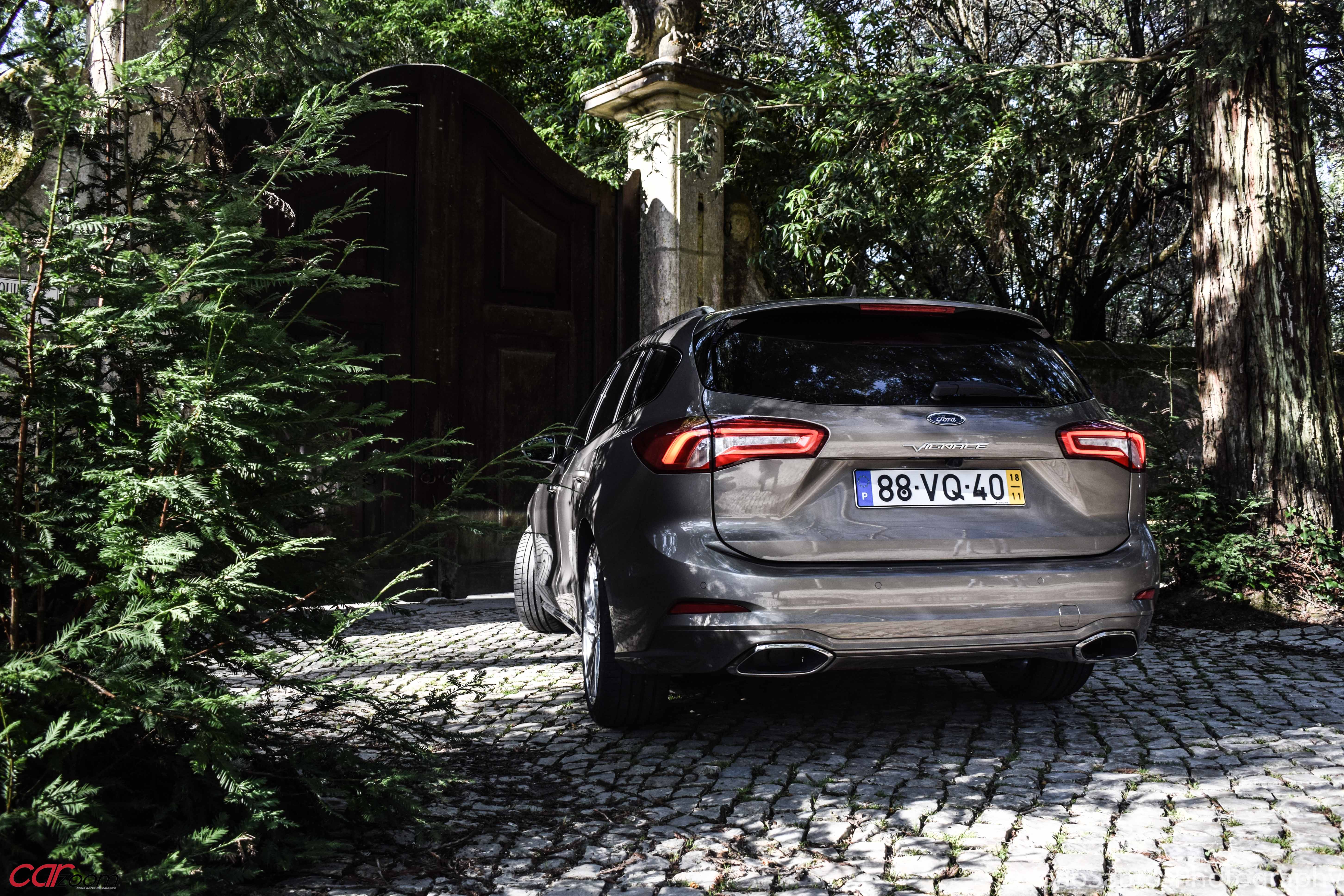 Ford Focus SW Vignale (2) | Carzoom