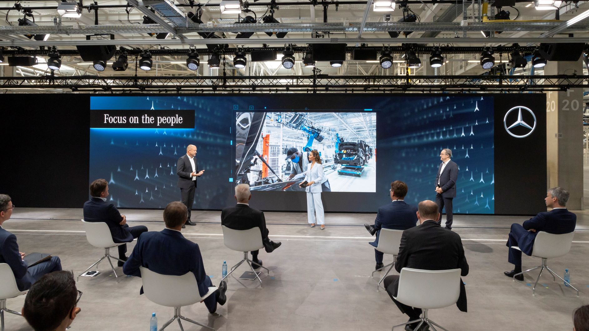 Inauguração oficial da Factory 56 e início da produção do novo Mercedes ...